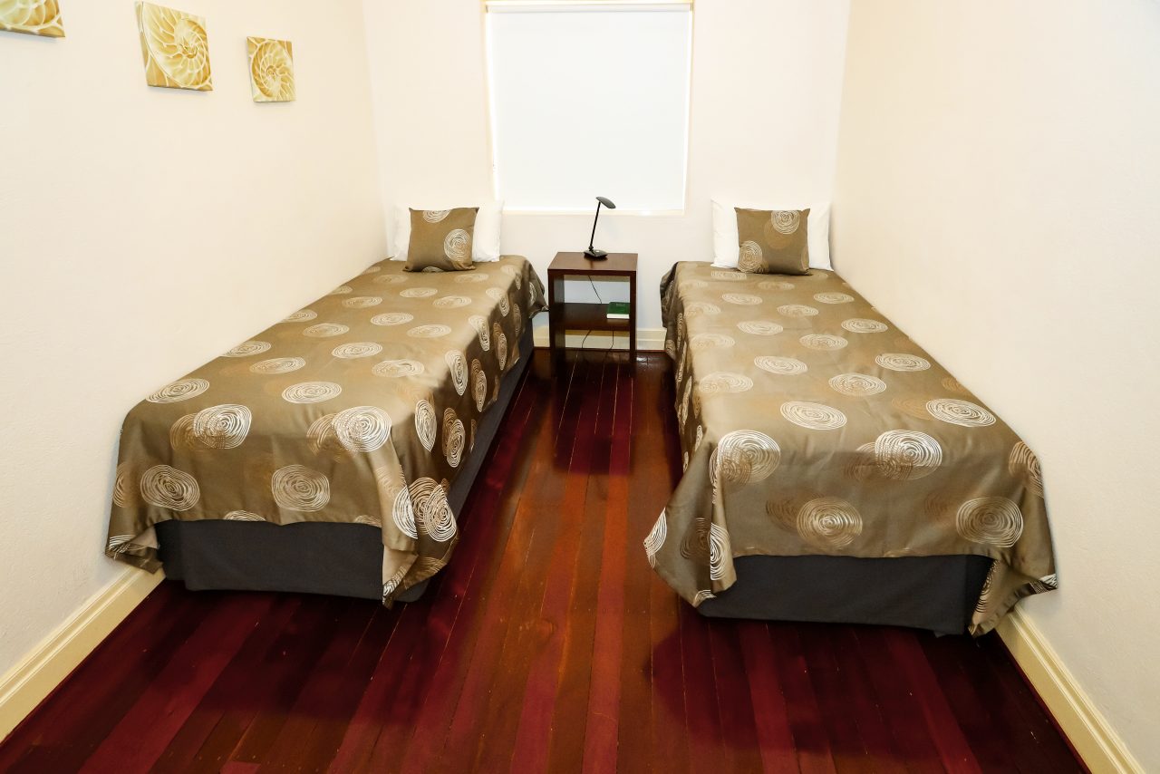 Apartments - Hampton Court Apartments